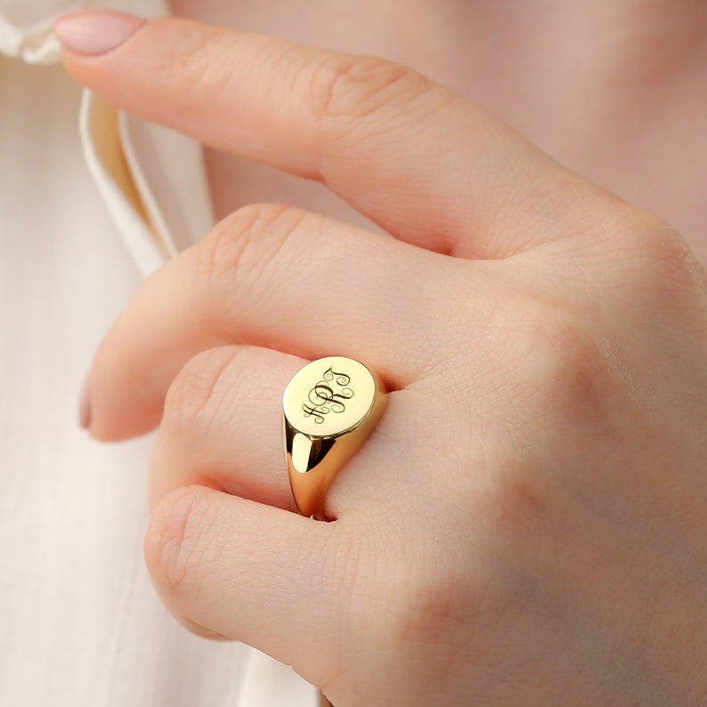 Signet Ring for Her in Yellow Gold with Monogram Initials | JFW ...